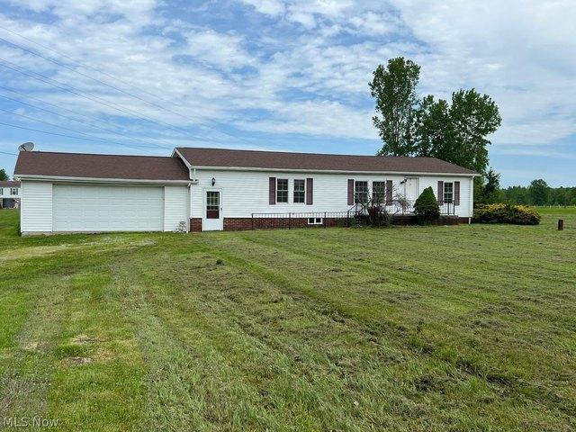 15180 W Akron Canfield Rd, Berlin Center, OH 44401