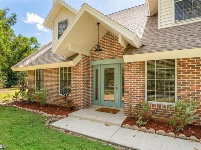 15180 Briar Ridge Cir, Fort Myers, FL 33912