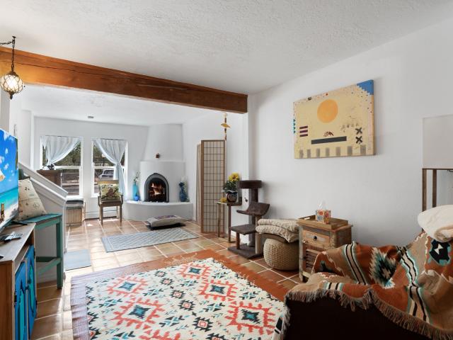 1518 Avenida de las Americas