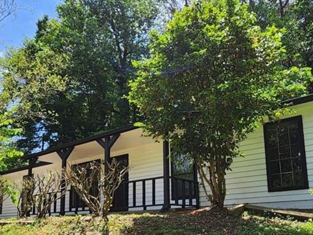 1518 Country Downs Dr, Norcross, GA 30093