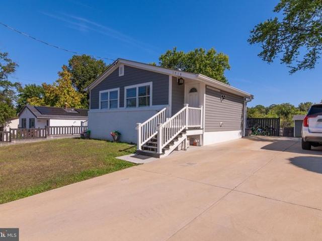 1518 Dunwoody Ave, Oxon Hill, MD 20745
