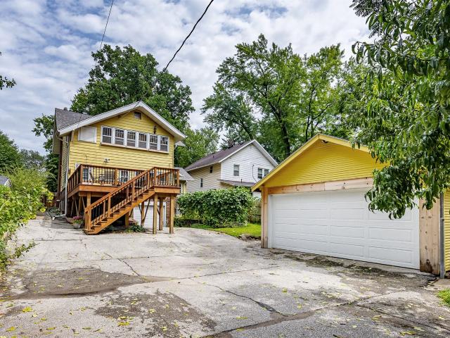 1518 E 9th Street