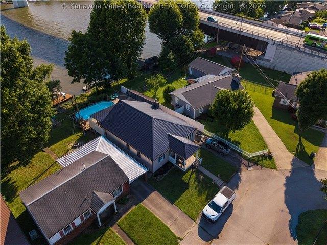 1518 Fenton Cir, Nitro, WV 25143
