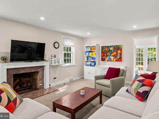 1518 James Road