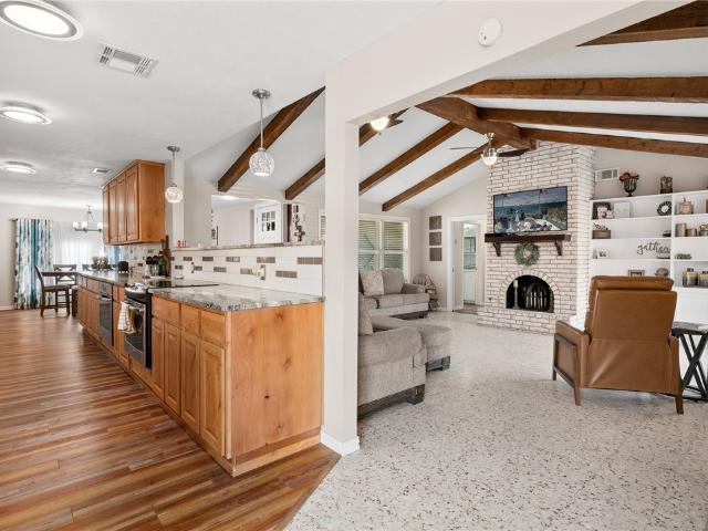 1518 Kenwood Drive