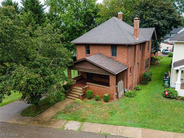 1518 Prospect St, Coshocton, OH 43812