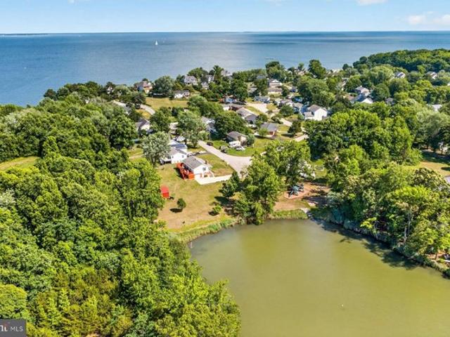 1518 Ridgely Dr, Edgewater, MD 21037