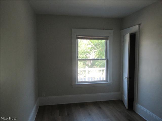 1518 Ridgewood Avenue Upstairs