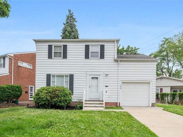 1518 Roselawn Rd, Mayfield Heights, OH 44124