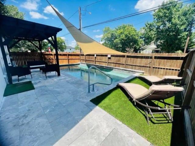 1518 Tarley St, Houston, TX 77009