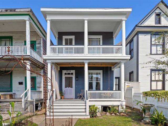 1518 Winnie St, Galveston, TX 77550