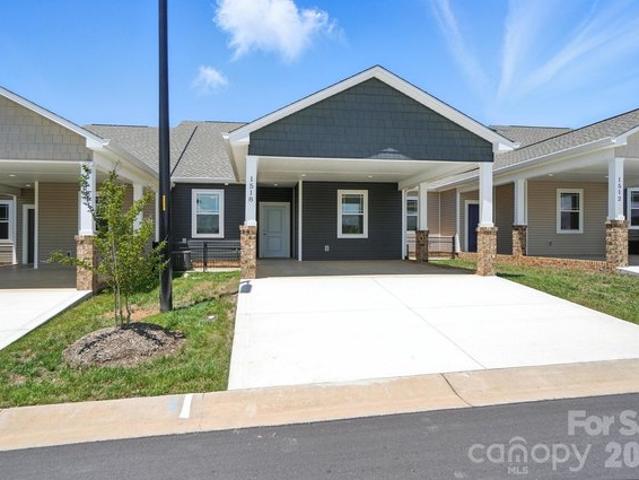 1518 29th St SE, Hickory, NC 28602
