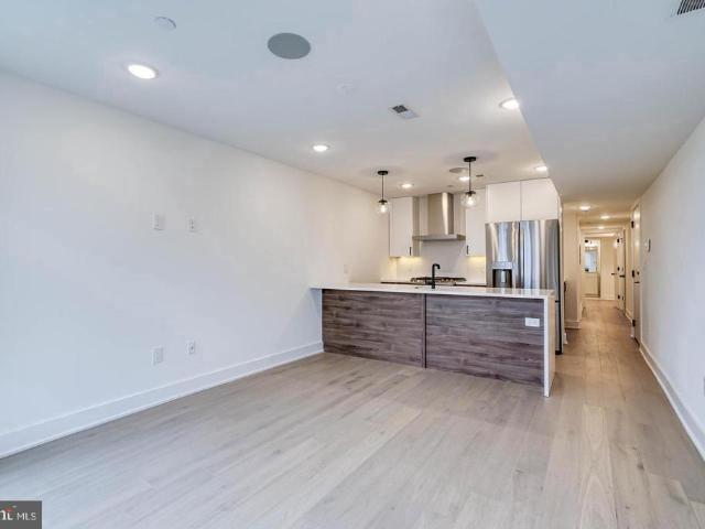 1519 Carpenter Street # 2