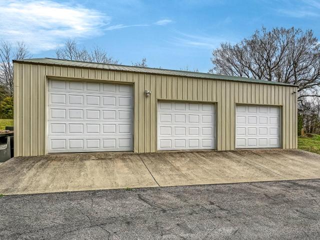 1519 E 515th Road