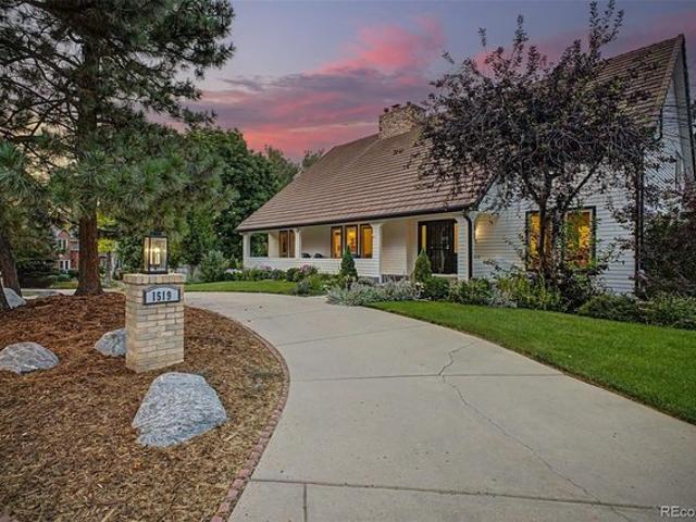 1519 E Maplewood Ct, Littleton, CO 80121