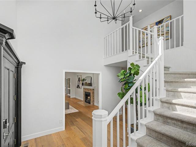 1519 E Maplewood Court