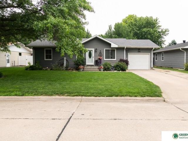1519 Raell Dr, York, NE 68467