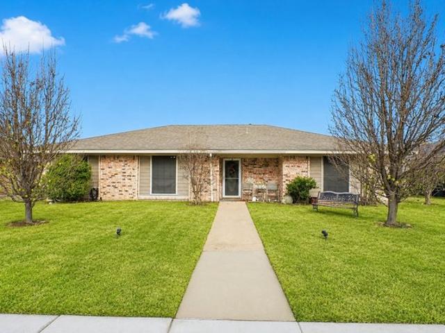 1519 Rocky Point Dr, Lewisville, TX 75077