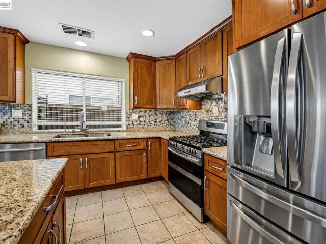 15100 Shining Star Ln, San Leandro, CA 94579 | MLS #41140