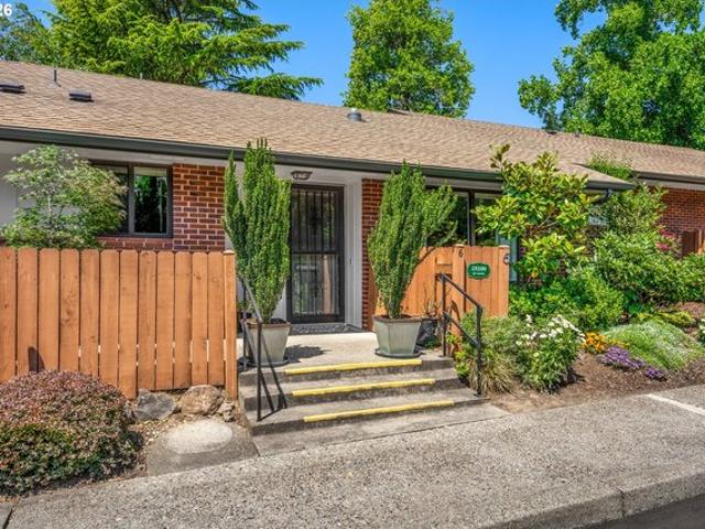 15100 SW Crown Dr Unit 6, King City, OR 97224