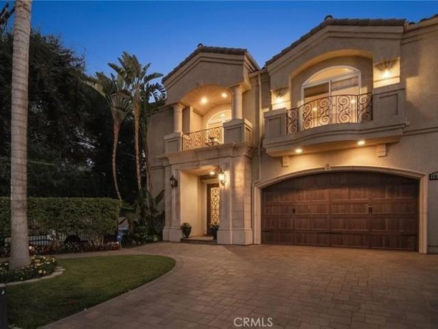 15102 Greenleaf St, Los Angeles, CA 91403