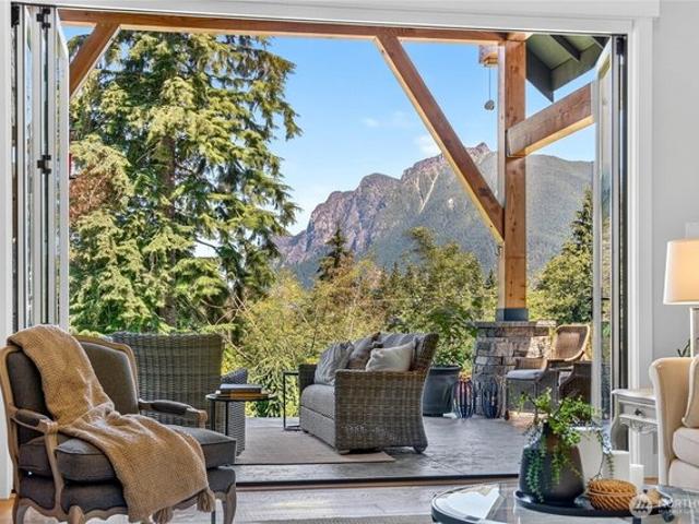 15102 Reserve Dr SE, North Bend, WA 98045