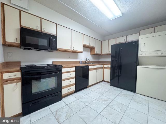 15107 Interlachen Drive # 807
