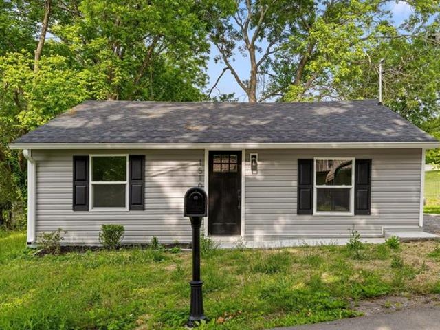 1510 Adams St, Athens, TN 37303