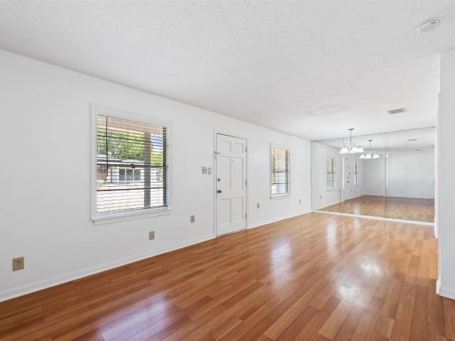 1510 Afton St, Houston, TX 77055 | MLS #33685 | Compass