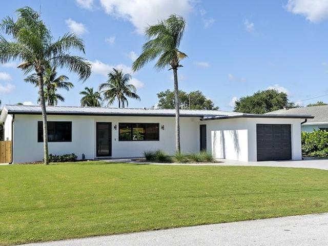 1510 Carandis Cir, Lake Clarke Shores, FL 33406