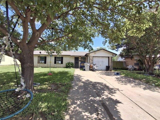 1510 Carson Dr, Mesquite, TX 75149