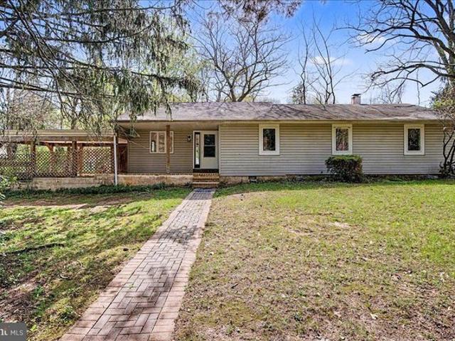 1510 Evergreen Ln, Wilmington, DE 19810