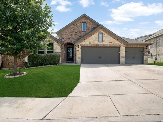 1510 Snowy Owl Dr, San Antonio, TX 78245