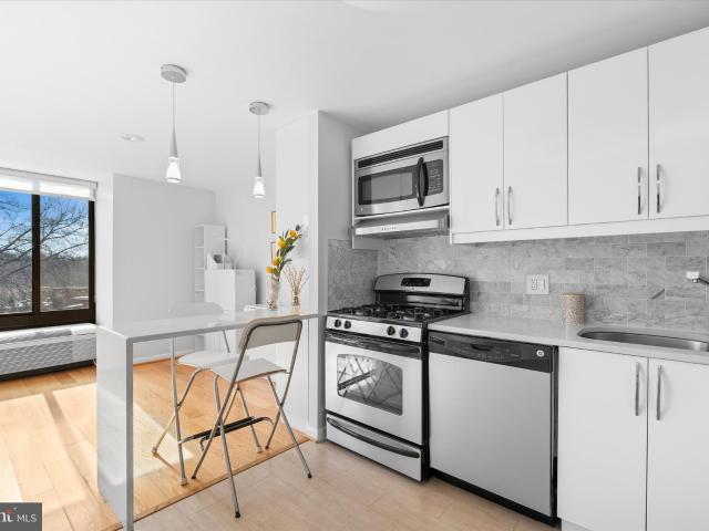 1510 12th St N, Unit 303, Arlington, VA 22209 | Compass