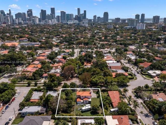1510 13th St SW, Miami, FL 33145