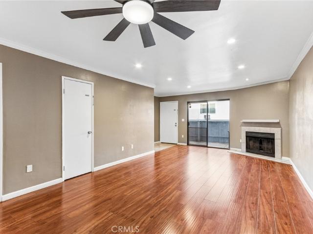 15113 Saticoy Street 25