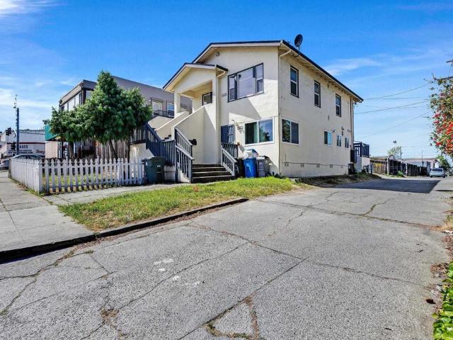 1511 Marin St