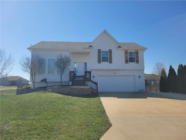 1511 N 4th St E, Louisburg, KS 66053 | MLS #2598 | Compass