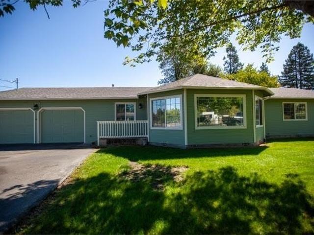 1511 Hubbard Ln, Grants Pass, OR 97527