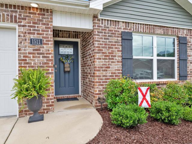 1511 Heritage Cir
