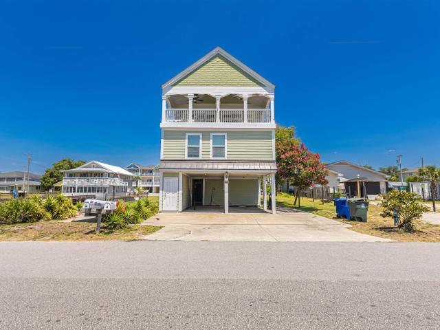 1511 Holly Dr
