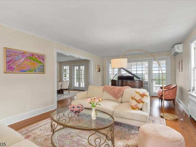 1511 Long Hill Rd