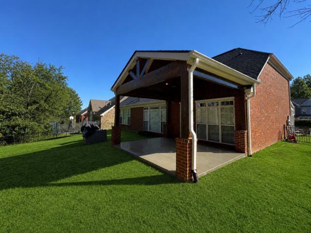 1511 Red Oak Dr
