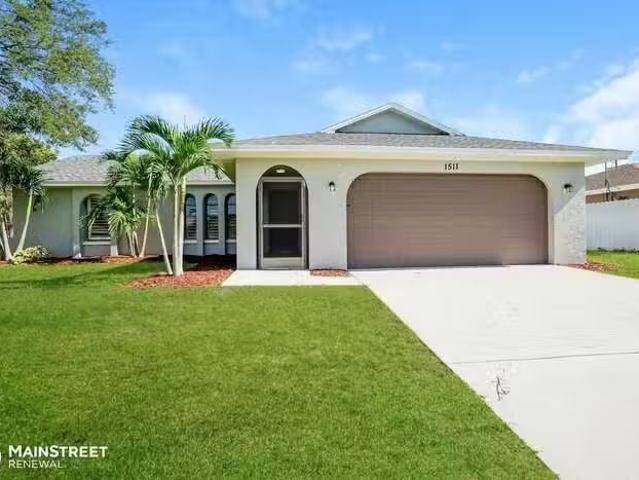 1511 SE 33rd Street, Cape Coral, FL 33904 1511 Se 33rd St