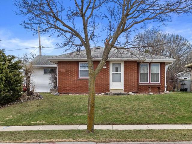 1511 W Klein Ave, Milwaukee, WI 53221
