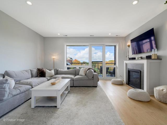 1511 W Irving Park Road # 4E