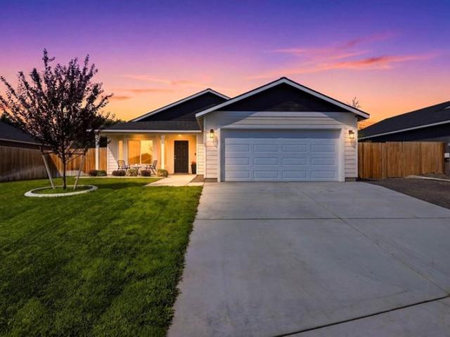 1511 13th St, Benton City, WA 99320
