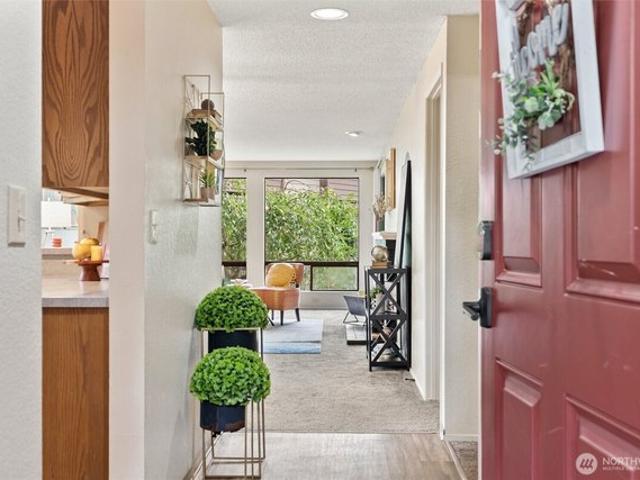 15123 Sunwood Blvd Unit GG21, Tukwila, WA 98188
