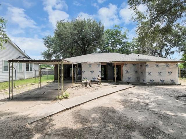 15127 Almeece St, Houston, TX 77053