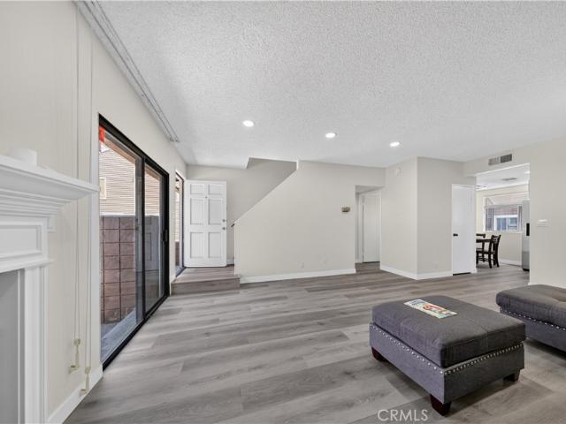 15125 Nordhoff 20